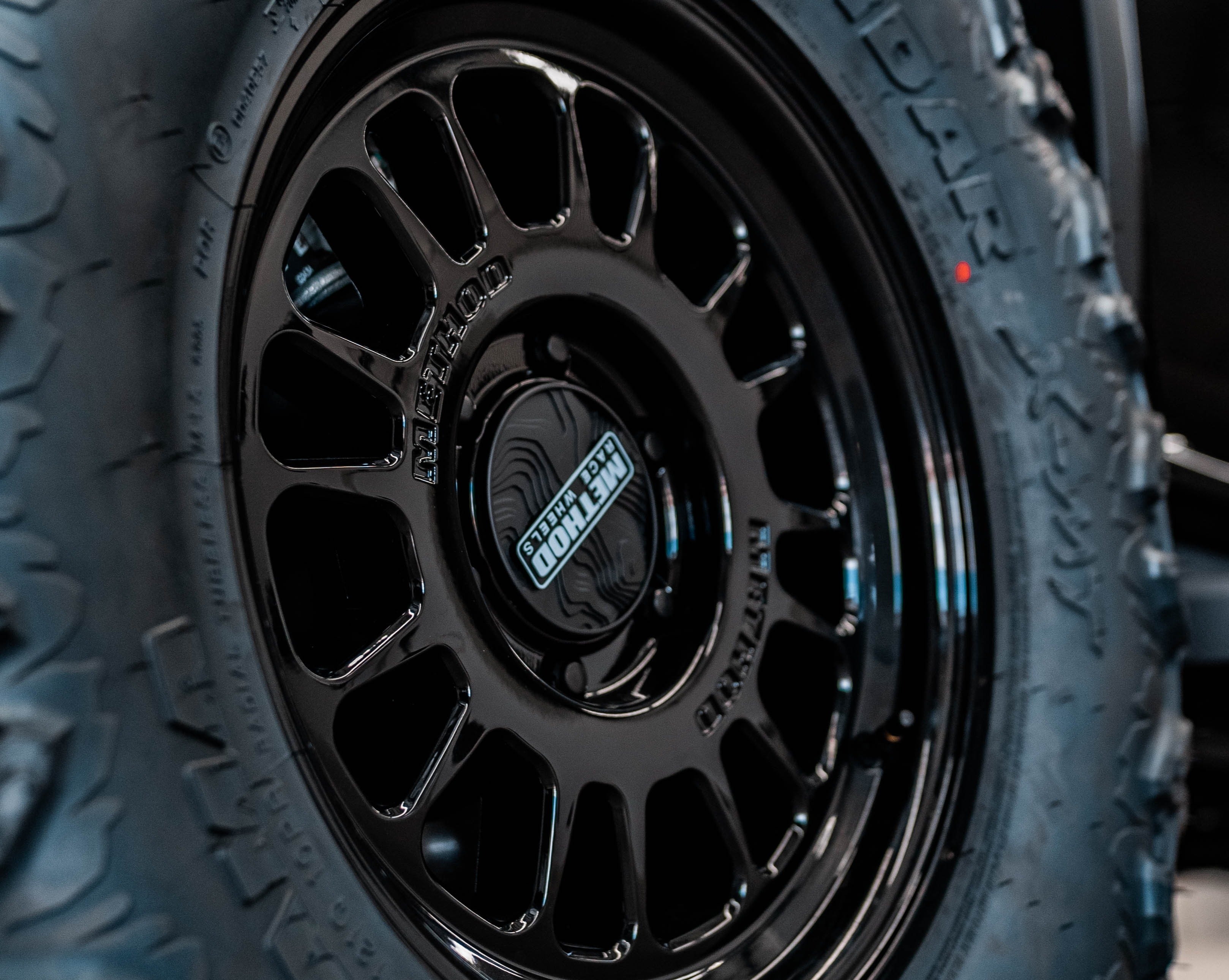 318 | Gloss Black – Method Race Wheels Australia