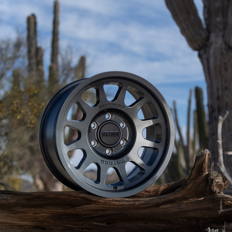 703-HD | Bead Grip | Gloss Titanium – Method Race Wheels Australia